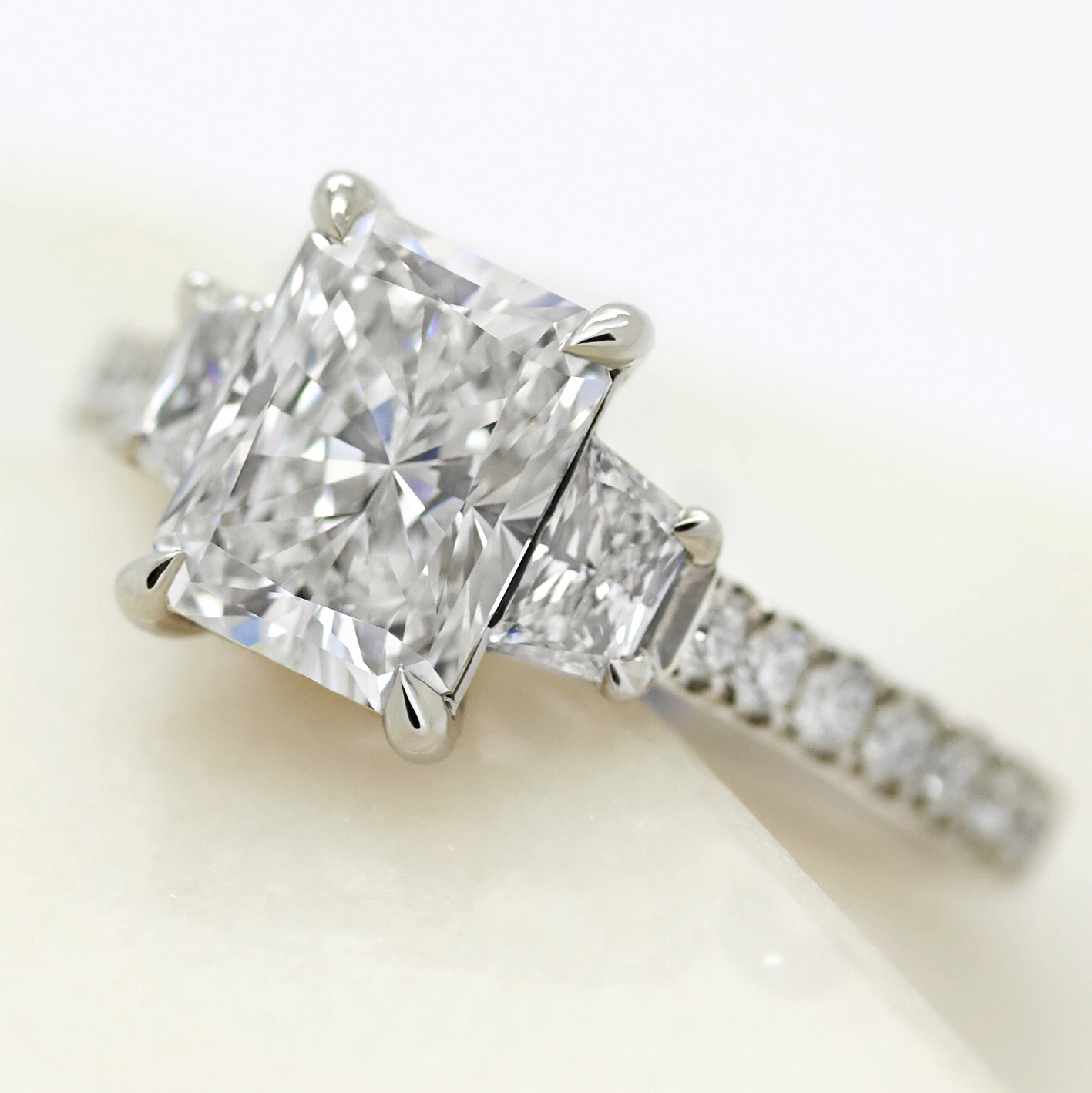 Radiant Diamond Engagement Rings: Explore 1ct, 2ct, 3ct+