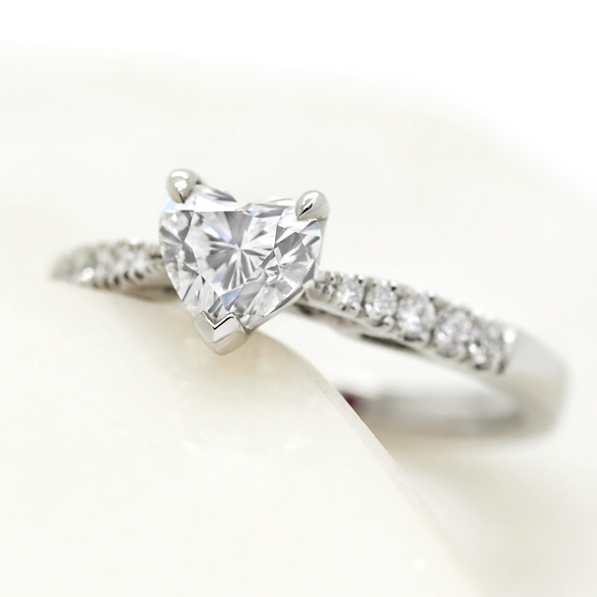 Heart Shaped Engagement Rings: Explore 1ct, 2ct, 3ct+